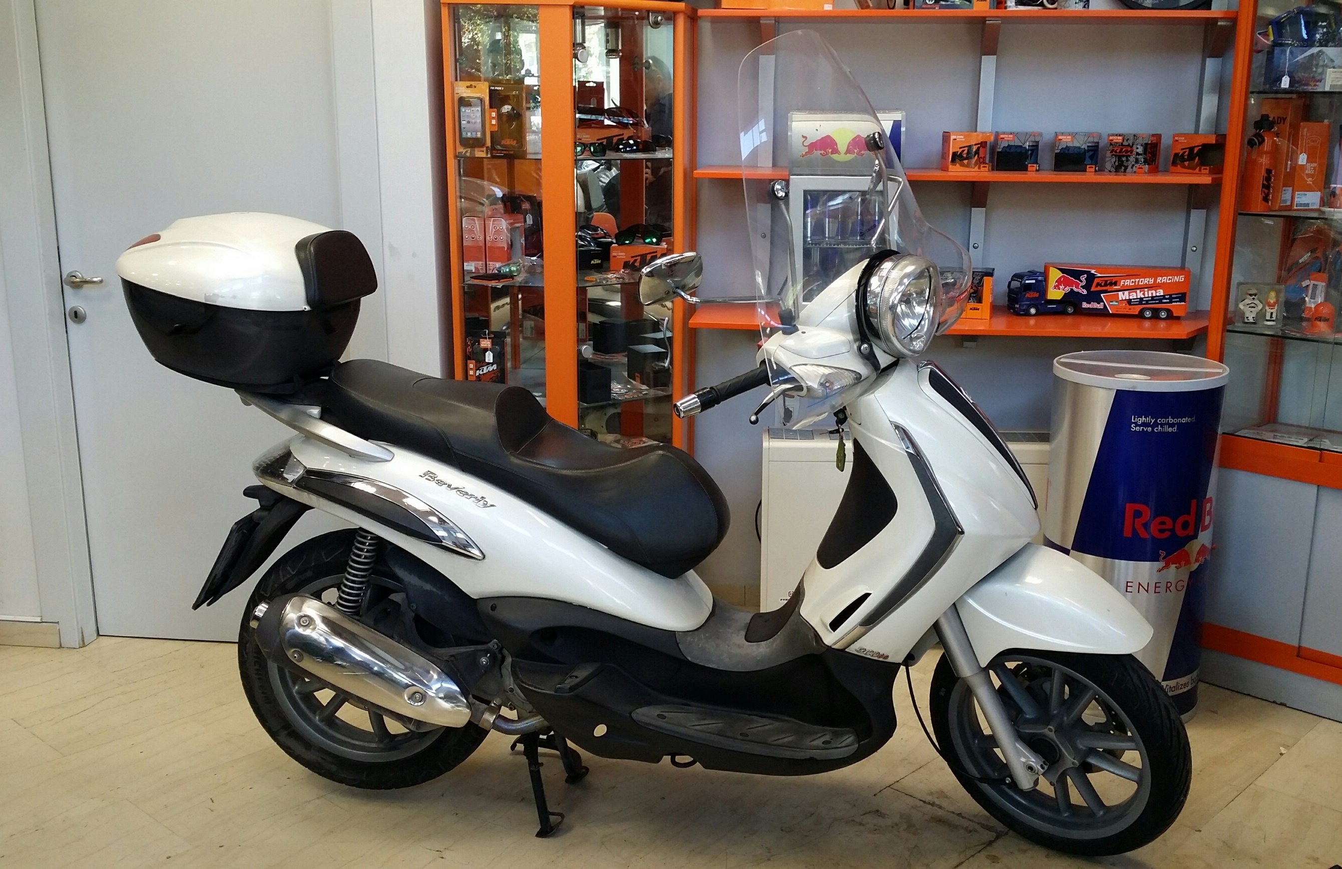 beverly-300-tourer | Archive | Makina Μοτοσικλέτες